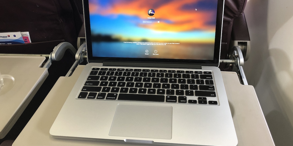 Flying with a "fire-prone" Macbook Pro? No problem! - Galaxus