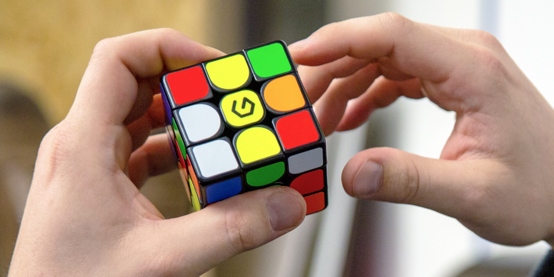 This smart Rubik's Cube is better than expected - Galaxus