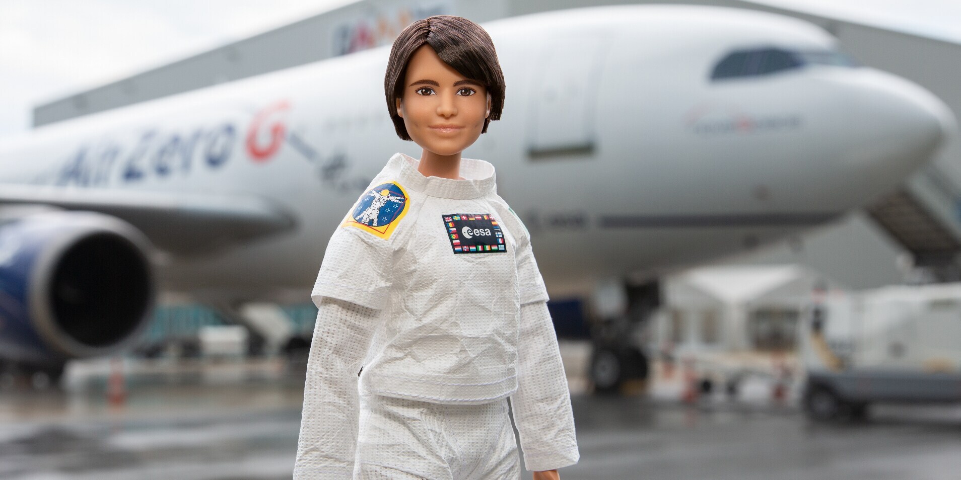 Samantha Cristoforetti nimmt ihre Barbie mit ins All - Galaxus