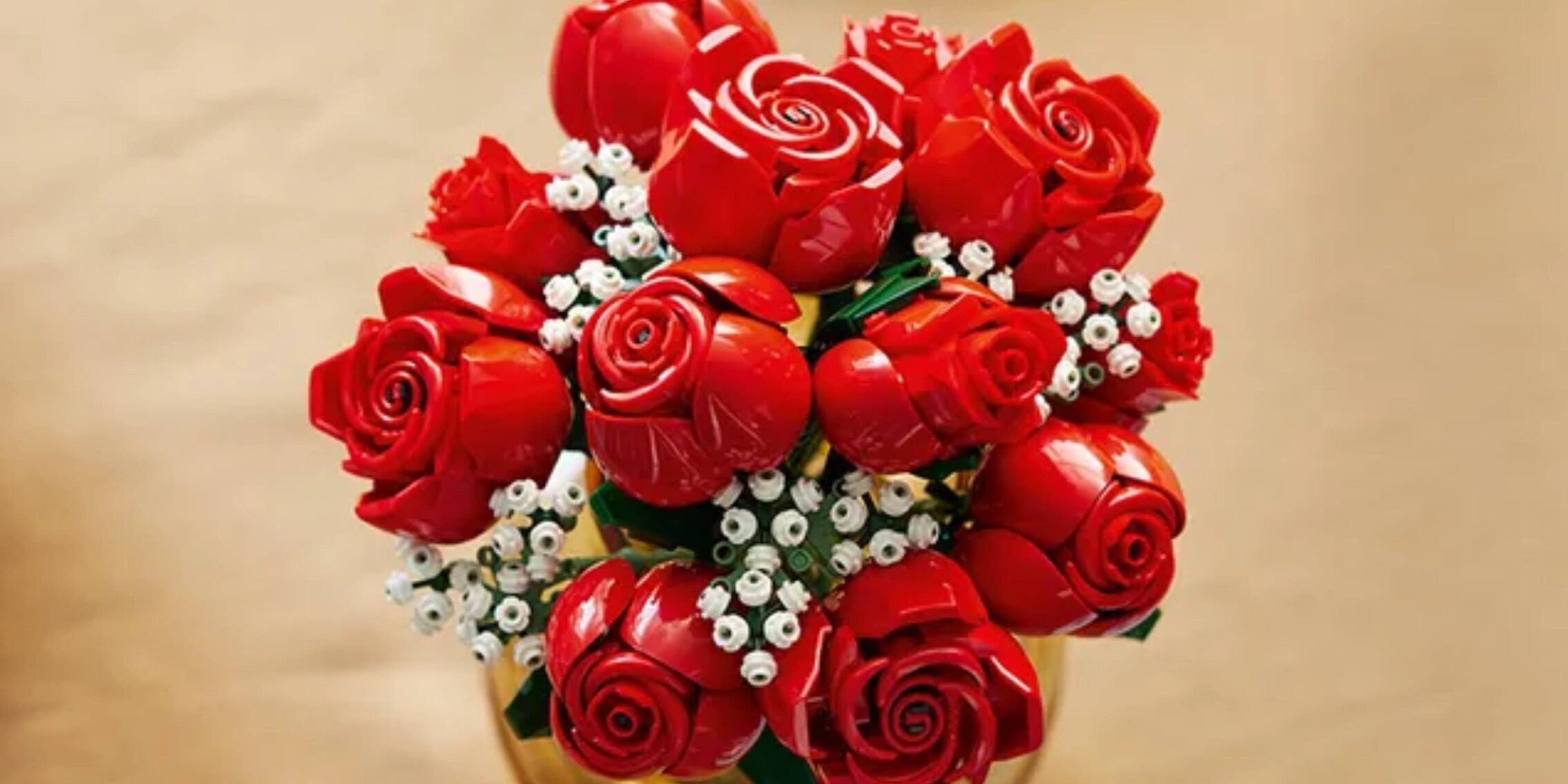 Lego extends botany series with a bouquet of red roses - Galaxus