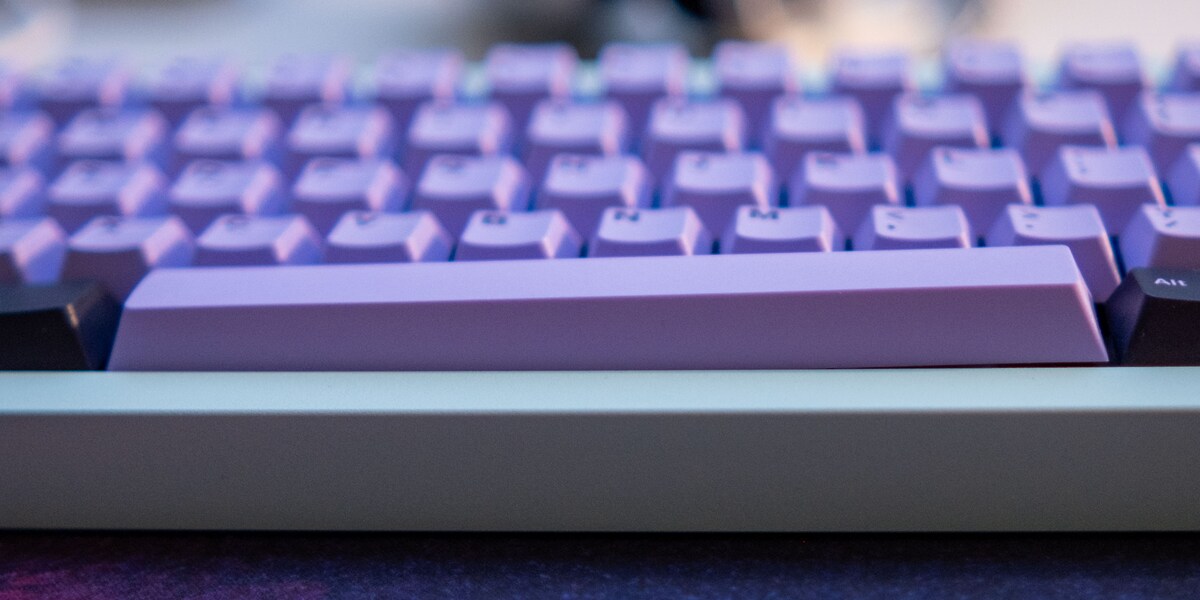Keycap Kevin: So biege ich eine verbogene Leertaste gerade - Galaxus Keycap Kevin: So biege ich eine verbogene Leertaste gerade - Galaxus