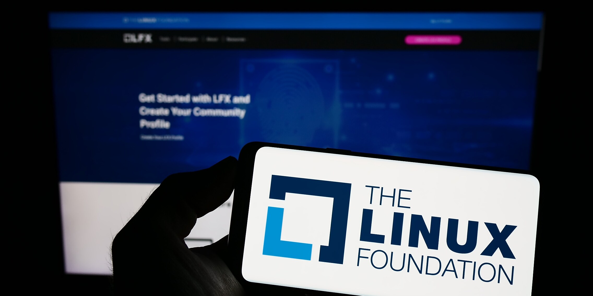 Bye bye Windows: 30,000 government employees will soon be working with ...