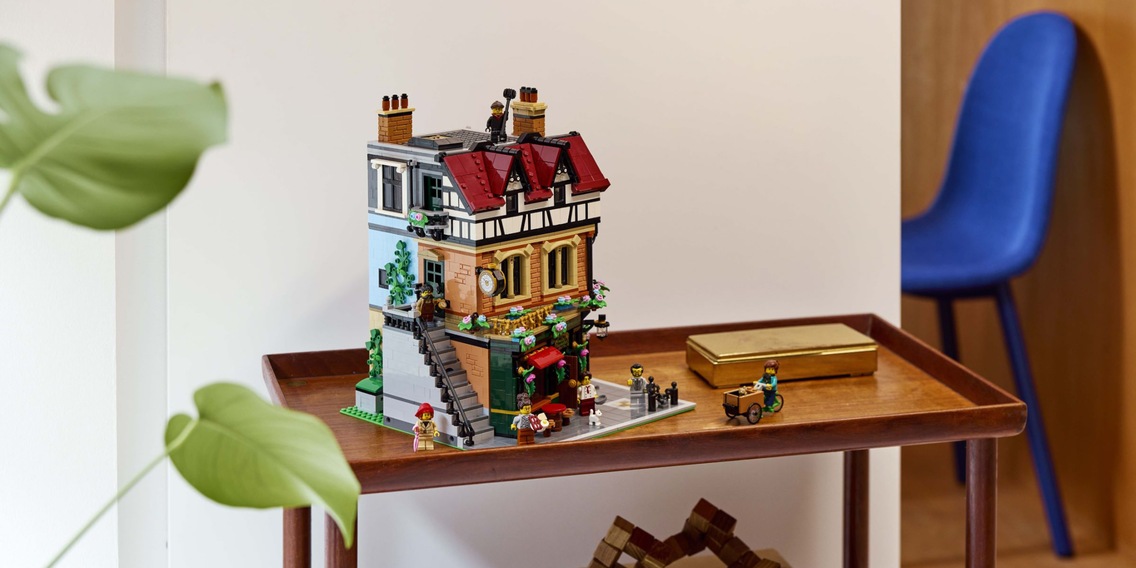Lego Tudor Corner 10350: Neues Modular Building mit Fachwerk-Design ...